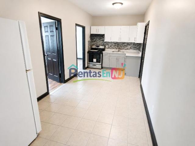 3 Br, 1 bath, Condo 297 Osborne Terrace