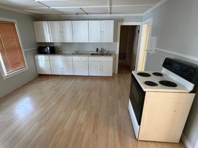 3 Br, 1 bath, Condo 2 Gray Ave