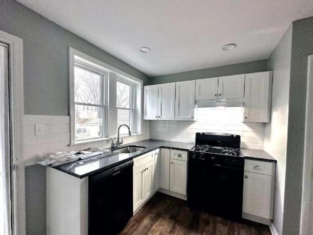 3 Br, 1 bath, Condo 308 Walnut Avenue