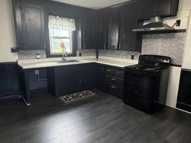3 Br, 1 bath, Condo 30 Emery