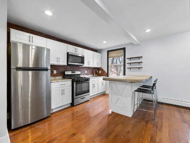 3 Br, 1 bath, Condo 315 Old Bergen Rd