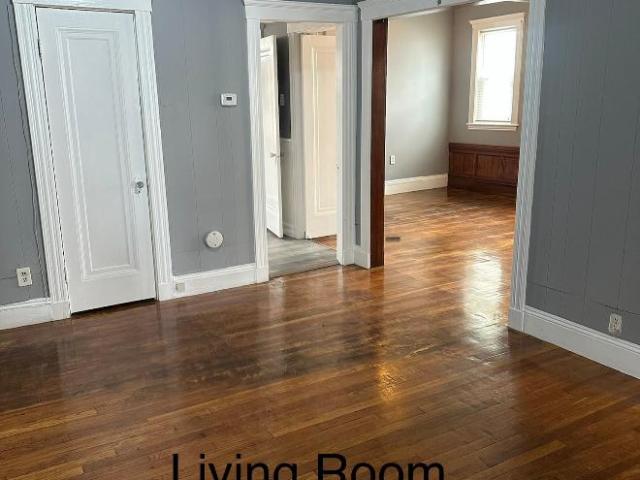 3 Br, 1 bath, Condo 31 Hosmer St