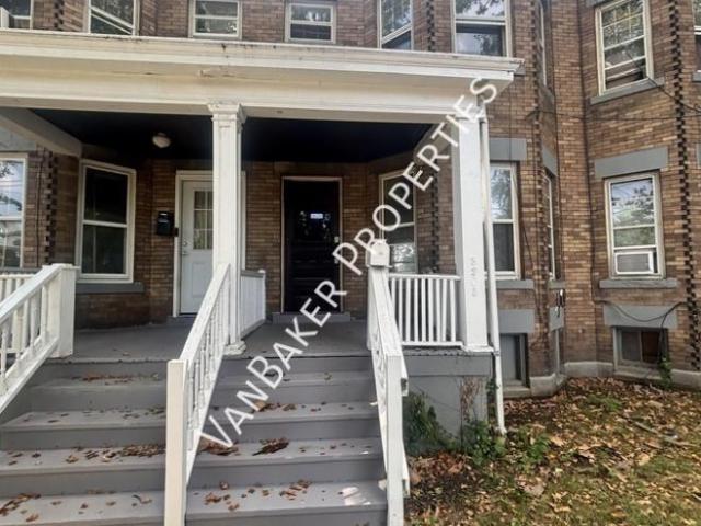3 Br, 1 bath, Condo 3205 Walton Ave