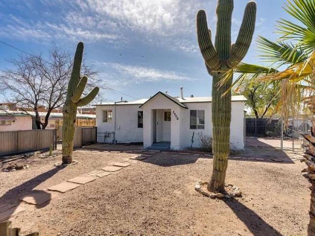 3 Br, 1 bath, Condo 3206 E Bellevue St