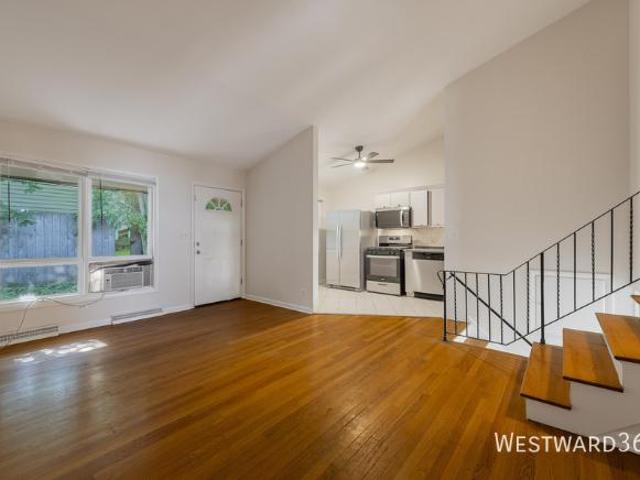 3 Br, 1 bath, Condo 325 E Lake St