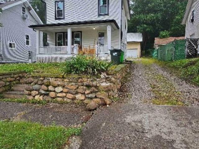 3 Br, 1 bath, Condo 330 Spring St