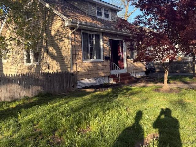 3 Br, 1 bath, Condo 331 W Englewood Ave