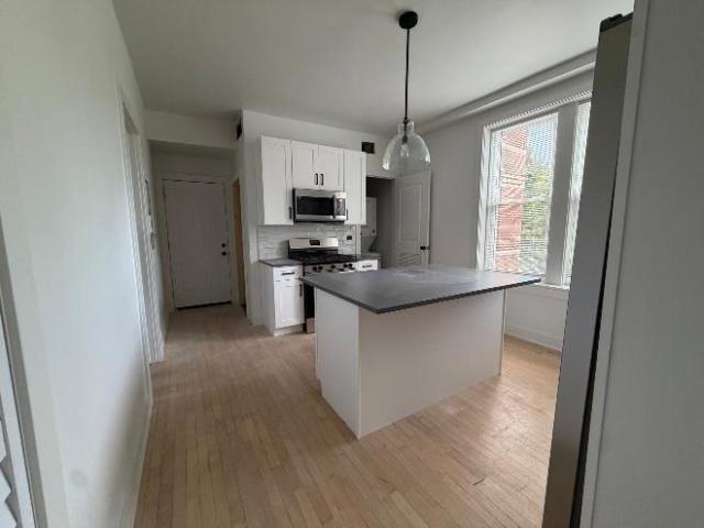 3 Br, 1 bath, Condo 3416 W Schubert