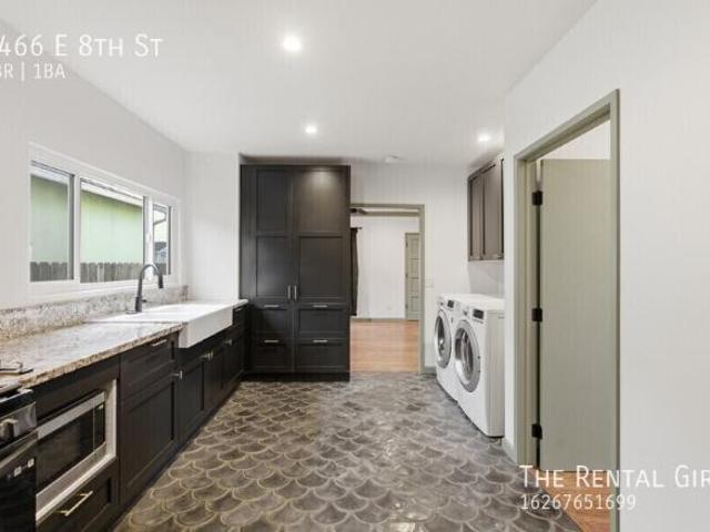 3 Br, 1 bath, Condo 3466 E 8th St