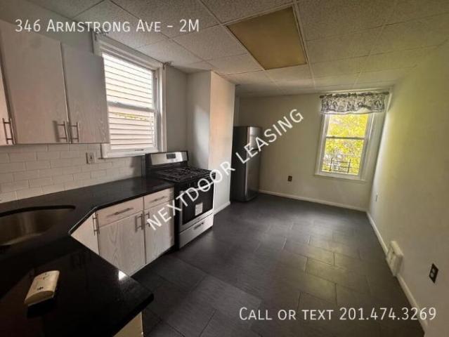 3 Br, 1 bath, Condo 346 Armstrong Ave