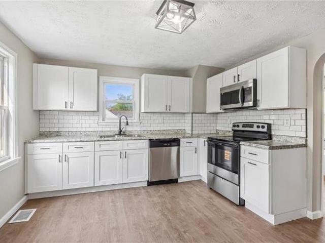 3 Br, 1 bath, Condo 3535 Erin Avenue
