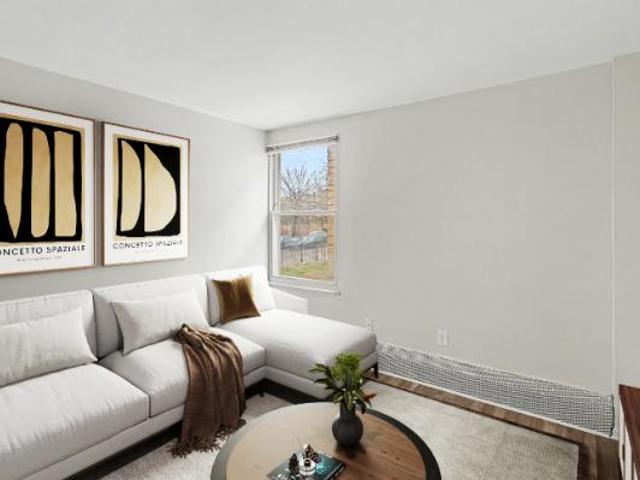 3 Br, 1 bath, Condo 3549 Harvey Ave