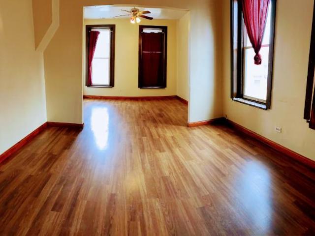 3 Br, 1 bath, Condo 3662 S Paulina St