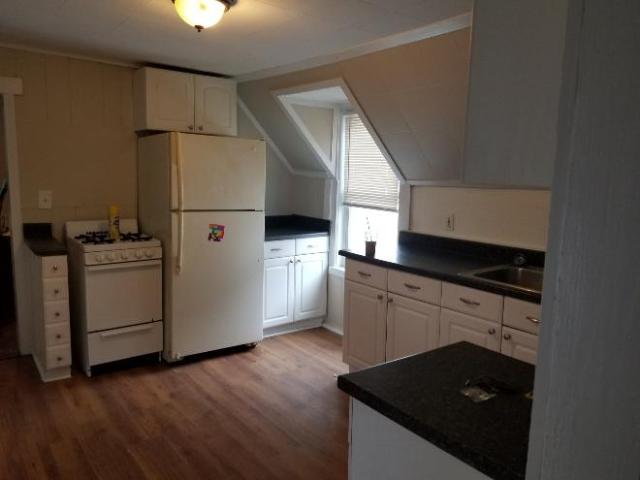 3 Br, 1 bath, Condo 36 Cross St