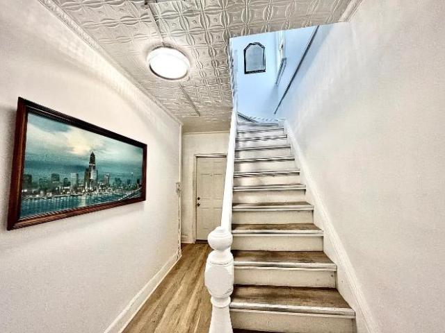 3 Br, 1 bath, Condo 370 Main St