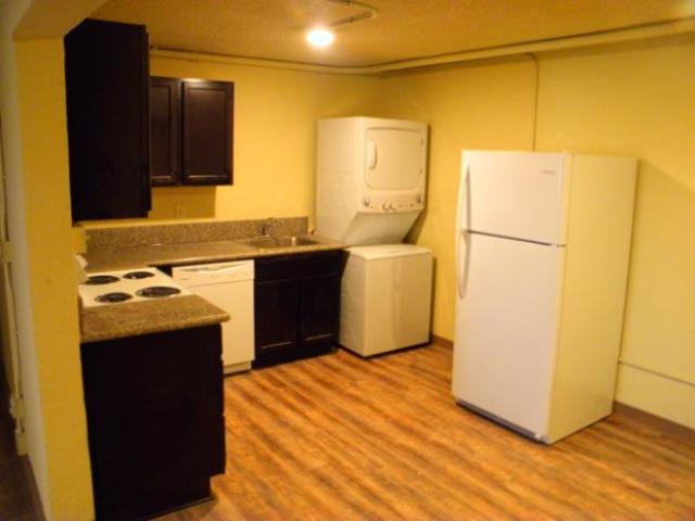 3 Br, 1 bath, Condo 3713 E Ross Parkway