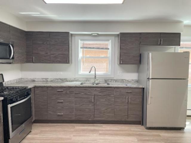 3 Br, 1 bath, Condo 3720 Ridgeland Ave