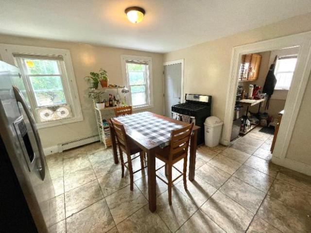 3 Br, 1 bath, Condo 385 Pine St