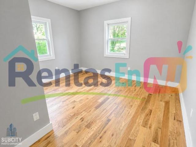 3 Br, 1 bath, Condo 38 Tillinghast St