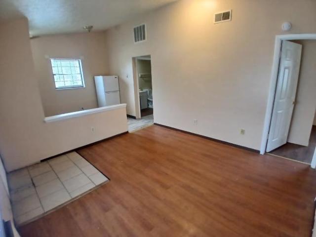 3 Br, 1 bath, Condo Thurston St Akron 44320