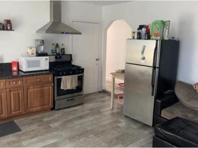 3 Br, 1 bath, Condo S 8th And Reed