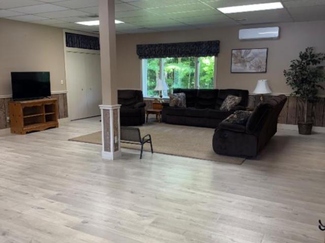3 Br, 1 bath, Condo State Road 13 And 14
