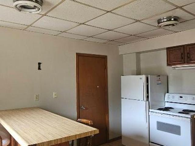 3 Br, 1 bath, Other 430 Chicago Avenue