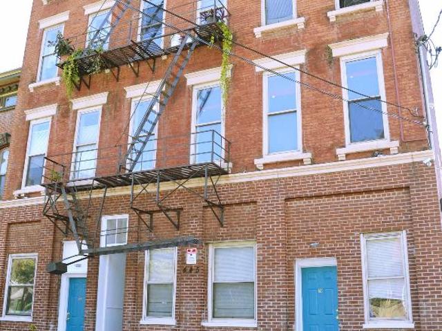 3 Br, 1 bath, Other 445 W Mcmicken Ave