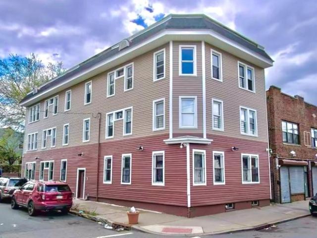 3 Br, 1 bath, Apartment 544 Grove Street