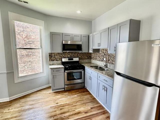 3 Br, 1 bath, Other 5518 South Wells Street