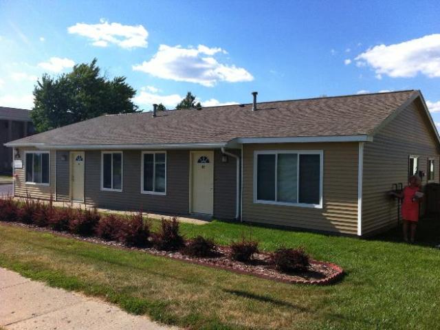 3 Br, 1 bath, Other 722 W Broomfield Dr