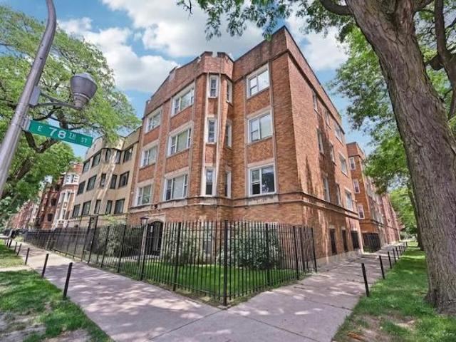 3 Br, 1 bath, Apartment 7757 S Essex