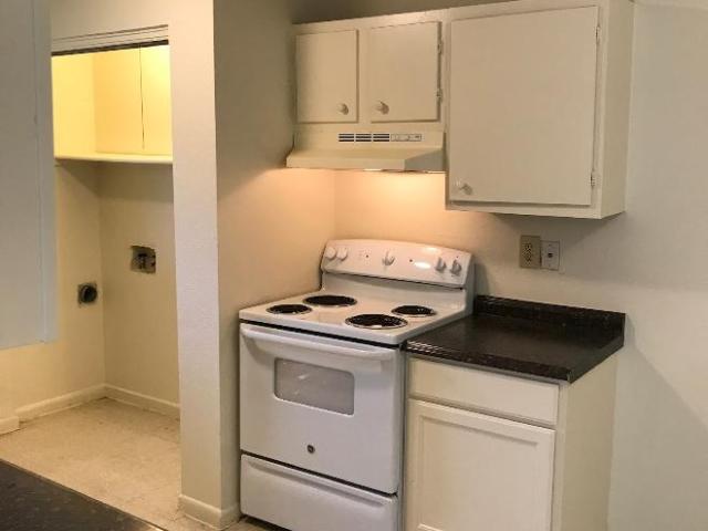 3 Br, 1 bath, Other 1025 Sutton Drive