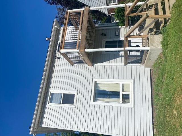 3 Br, 1 bath, Other 104 Queen St