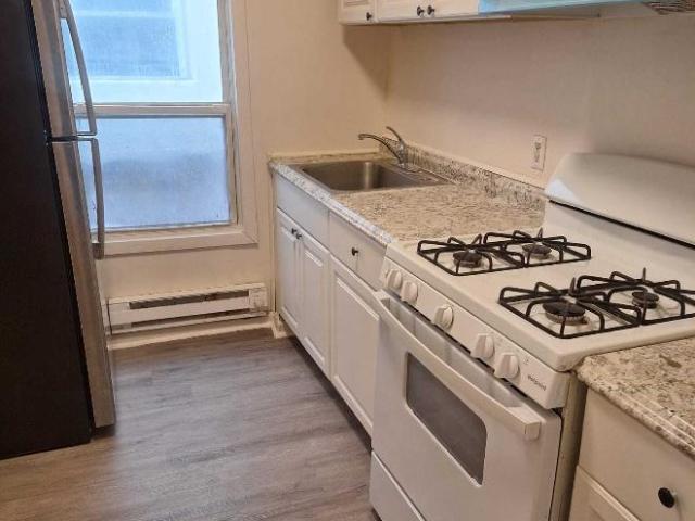 3 Br, 1 bath, Apartment 1722 Atlantic Avenue