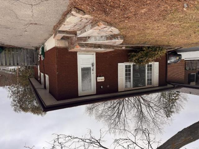 3 Br, 1 bath, Apartment 23 Arrowhead Crescent