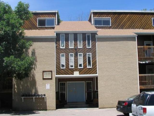 3 Br, 1 bath, Other 2228 Canyon Blvd