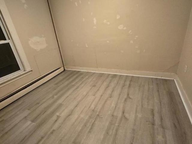 3 Br, 1 bath, Apartment 323 Cumberland Street