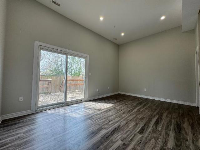 3 Br, 1 bath, Other 357 Murray Street