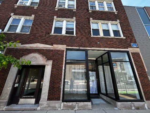 3 Br, 1 bath, Other 3922 North Milwaukee Avenue