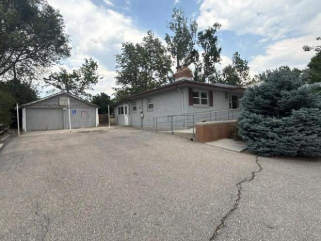 3 Br, 1 bath, Single Family Home 1234 W Prospect Rd