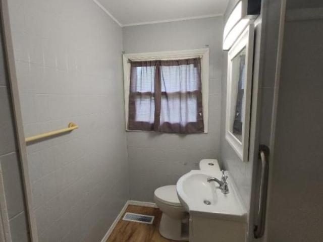 3 Br, 1 bath, Single Family Home 3233 176th St