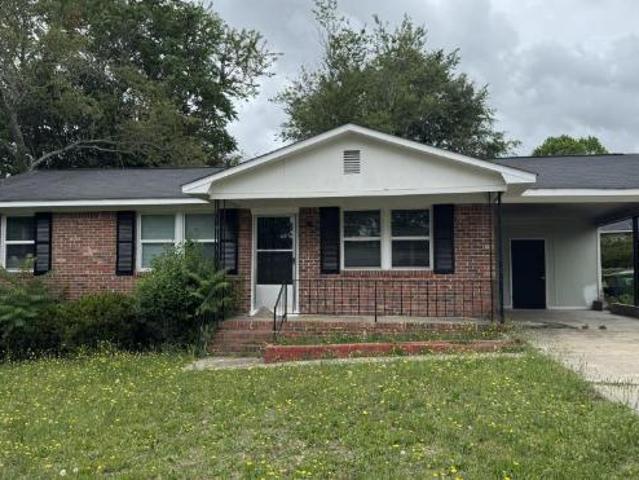 3 Br, 1 bath, Single Family Home 457 Hickory Ridge Dr