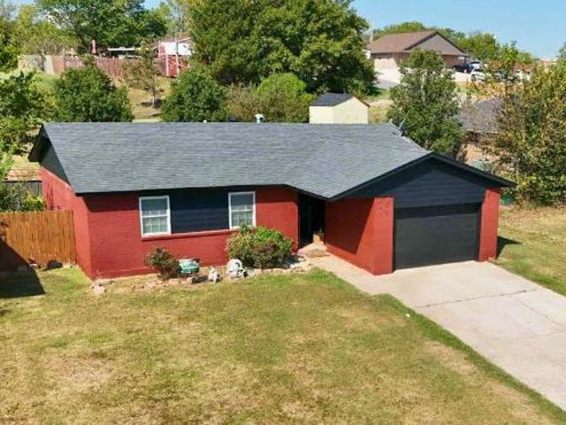 3 Br, 1 bath, Single Family Home 603 Seminole Dr