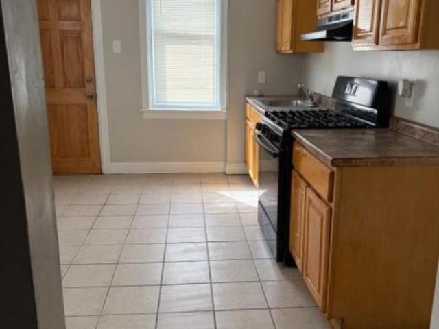 3 Br, 1 bath, Single Family Home 950 N St Bernard St