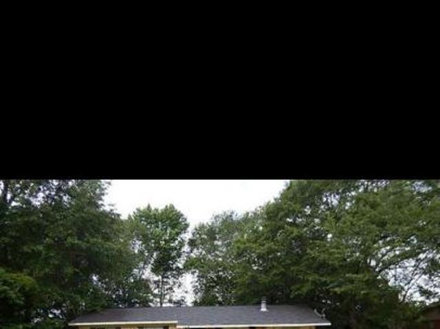 3 Br, 1 bath, Single Family 1423 Hagan Dr