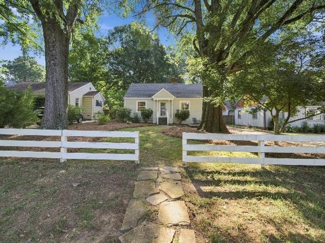 3 Br, 1 bath, Single Family 1424 Lyon Ct