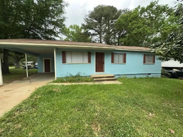 3 Br, 1 bath, Single Family 1444 Maria Dr