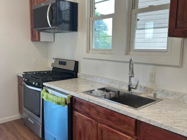 3 Br, 1 bath, Single Family 1469 Franklin St