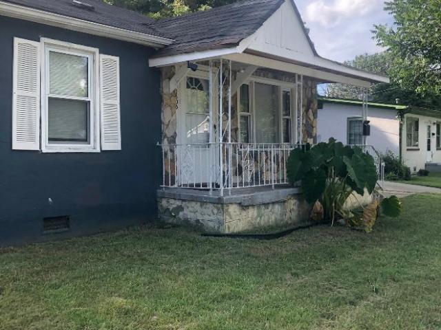 3 Br, 1 bath, Single Family 1506 Ivy Hts